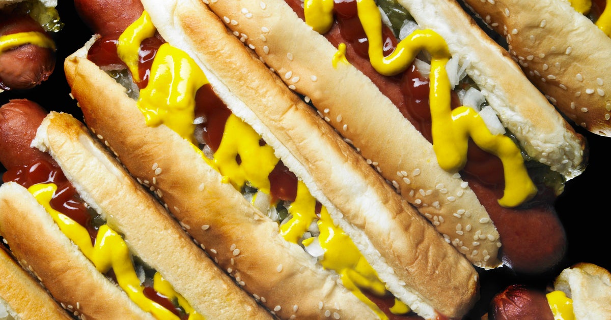 Baseball Fans Expected To Devour 19M Hot Dogs This Season - CBS Minnesota