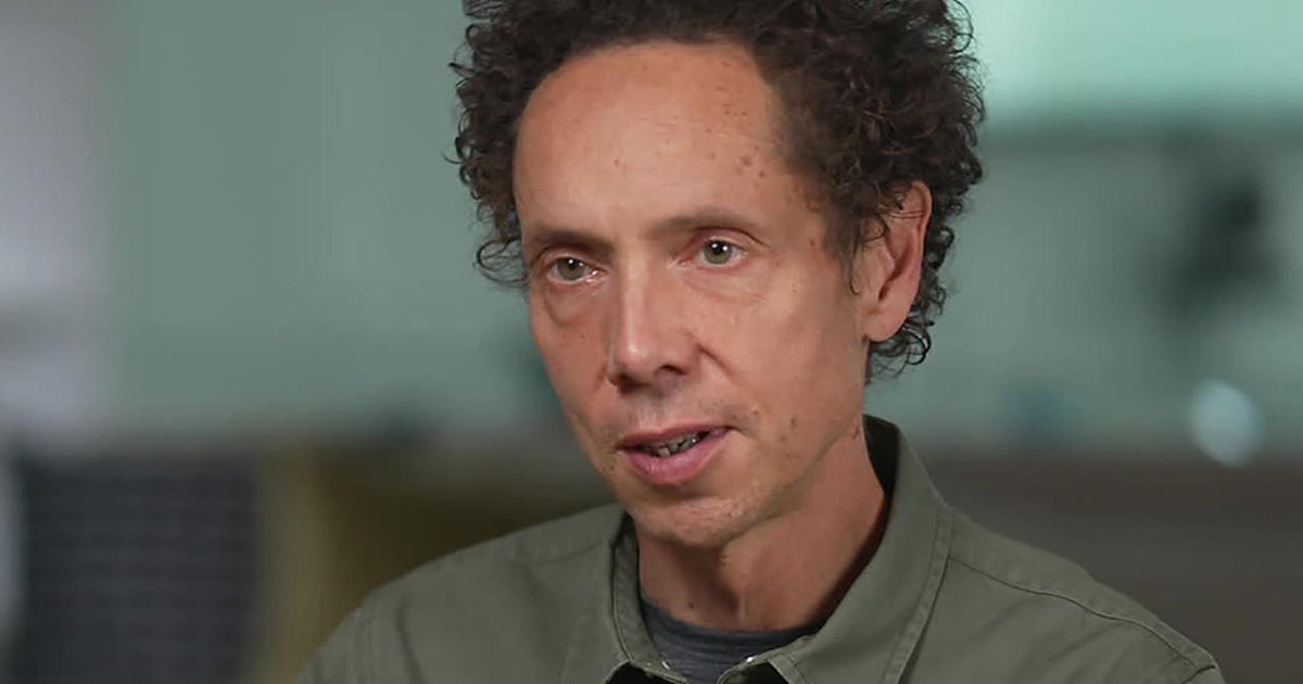 Malcolm Gladwell on "The Bomber Mafia" - CBS News
