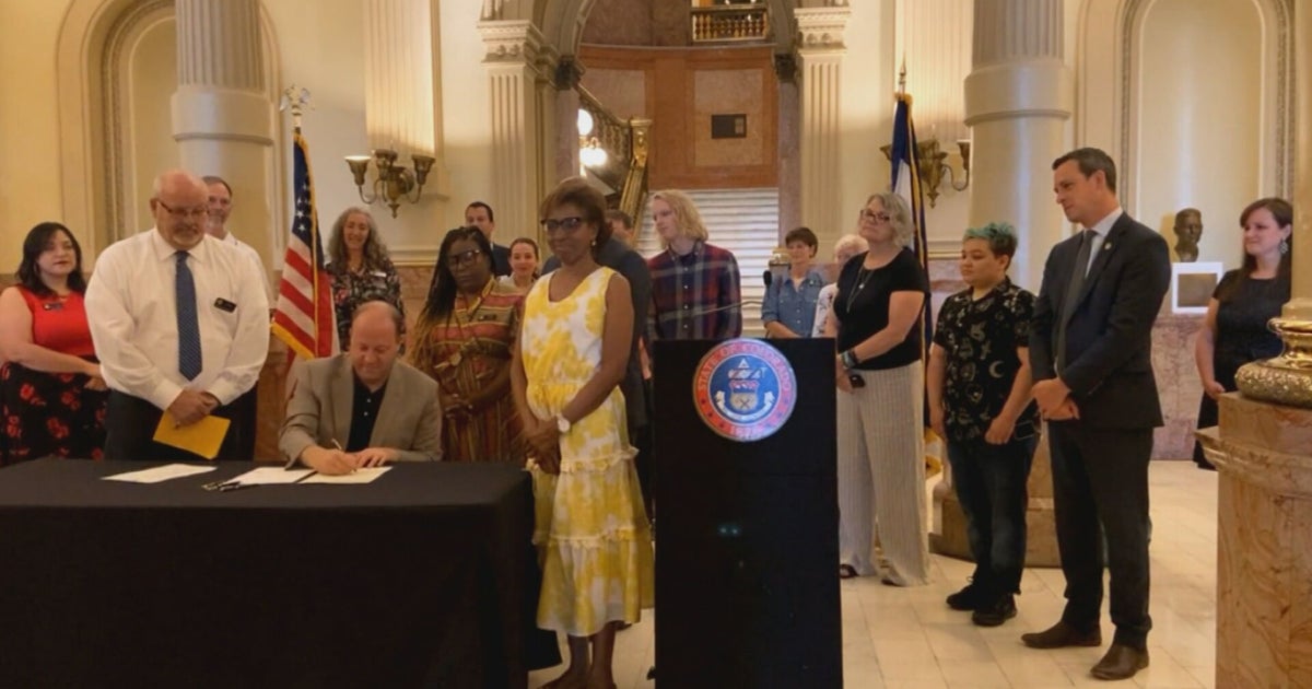 Gov. Jared Polis Signs 3 Gun Bills Into Law - CBS Colorado
