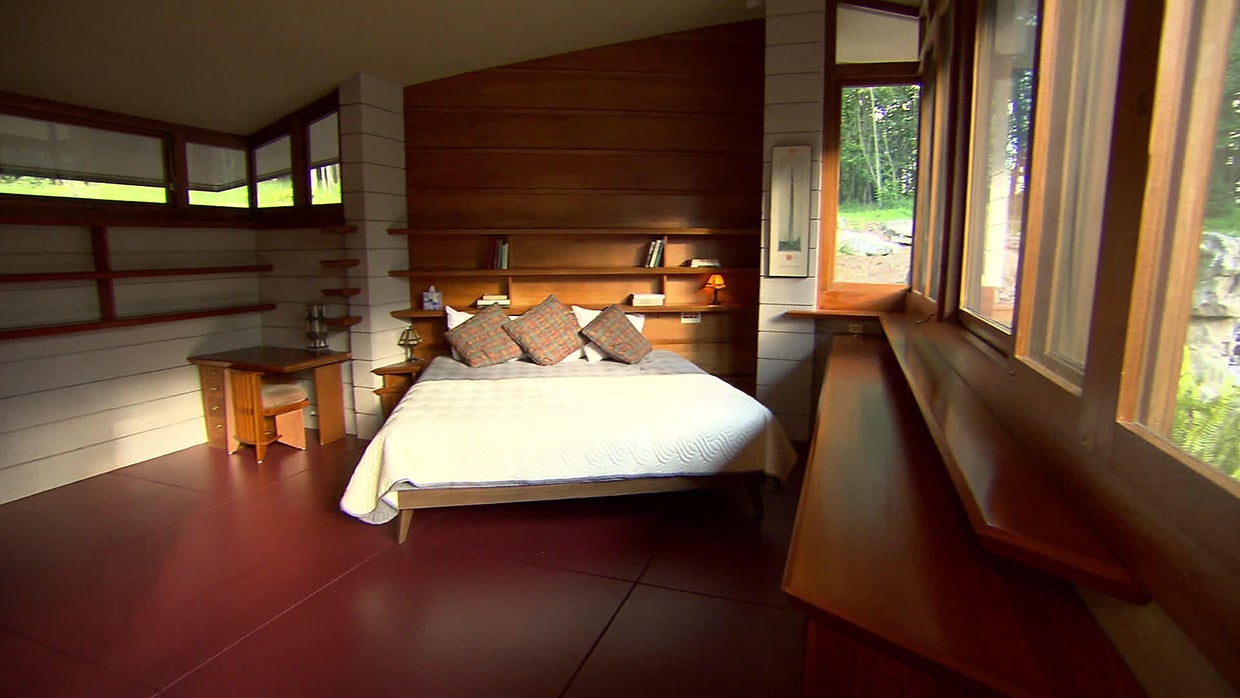 Relocating a Frank Lloyd Wright house - CBS News