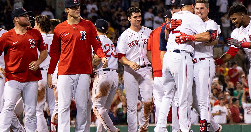 Yankees Reliever Brooks Kriske Throws 4 Wild Pitches In 10th, Red Sox ...