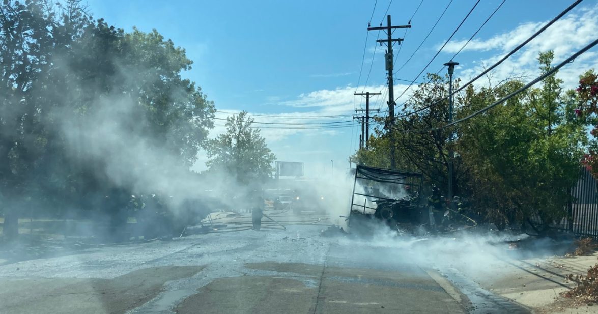 Fire Destroys 2 Mobile Homes In Sacramento - CBS Sacramento