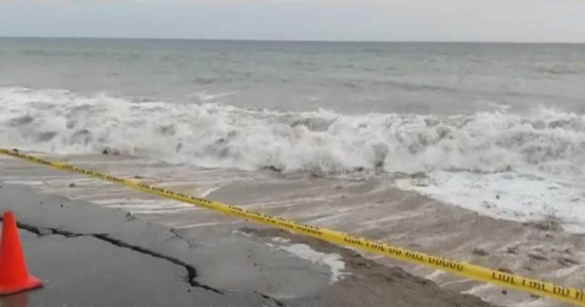 Beach Warnings Issued At Four Sites For High Bacteria Levels - CBS Los ...