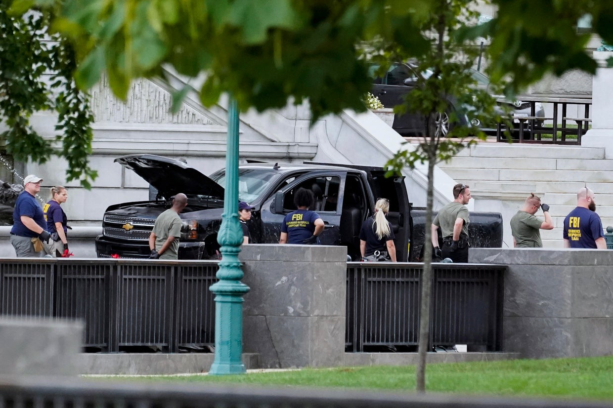 Suspect in Capitol bomb threat charged with threatening to use weapon ...