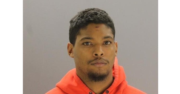 Dallas Police: Driver Hits Pedestrian, Horse In Deep Ellum - CBS Texas