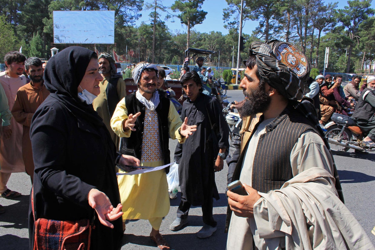 Afghan women stage rare protest to demand rights under Taliban: "We are ...