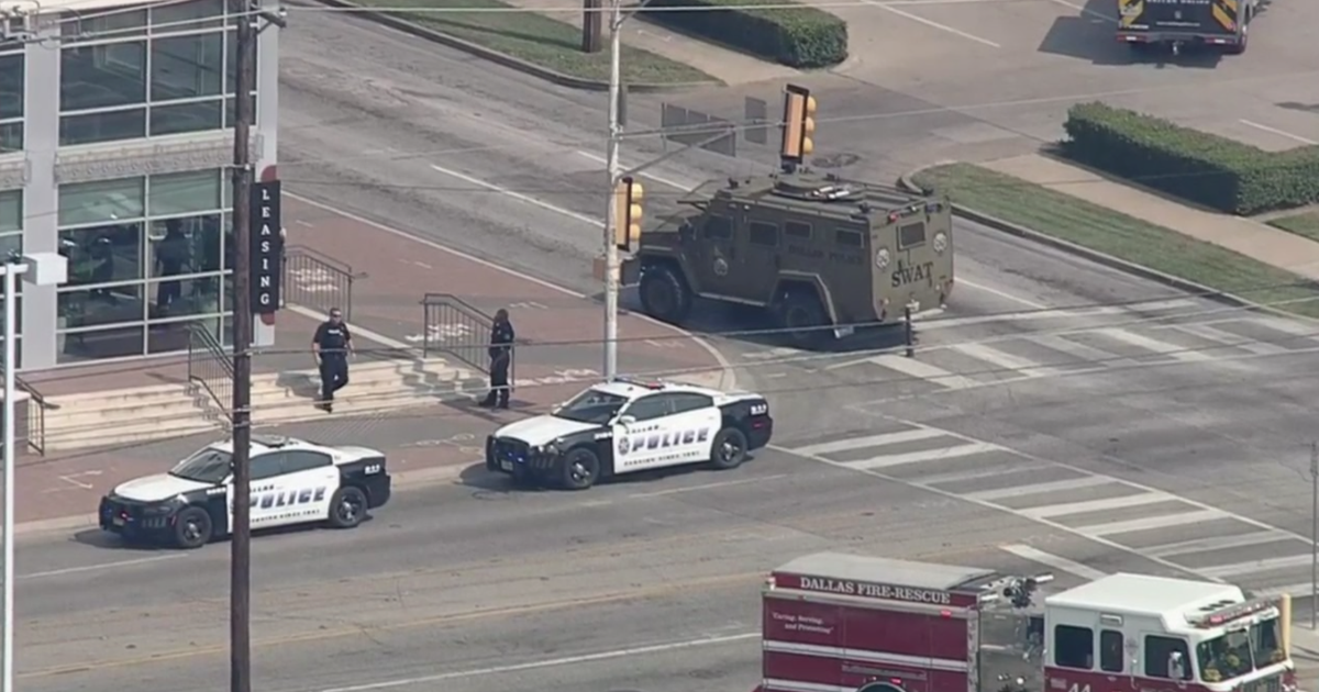 Dallas Police SWAT Vehicle Responds After Man With Gun Reported at ...