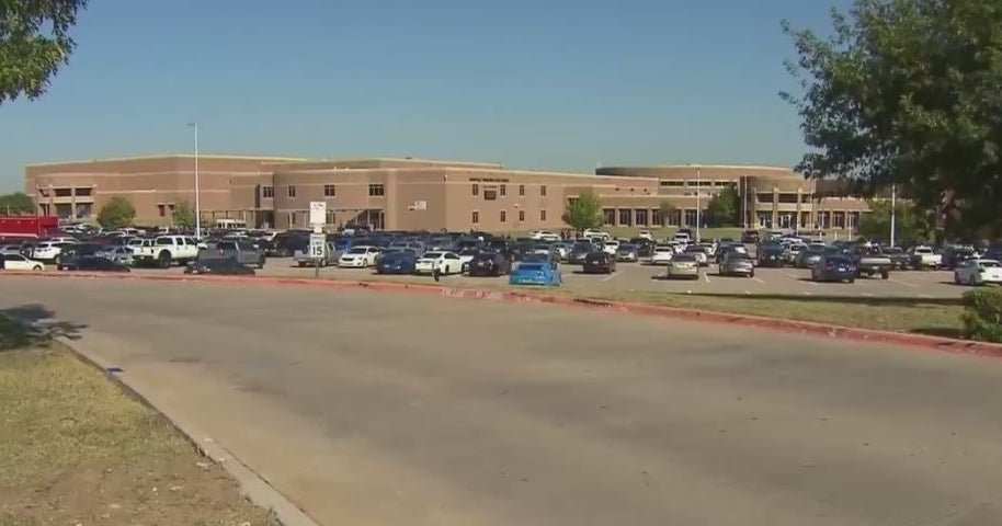 Classes Resume At Timberview High School One Week After Shooting That ...