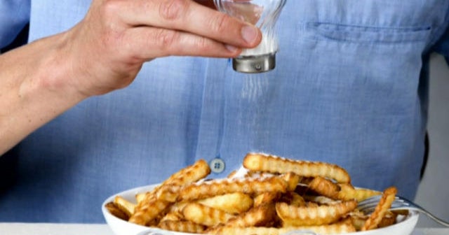 FDA aims to reduce amount of salt in foods - CBS News