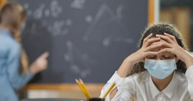 How parents can help students struggling because of COVID - CBS News