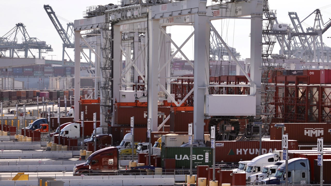 Port of Los Angeles news - Today’s latest updates - CBS Los Angeles