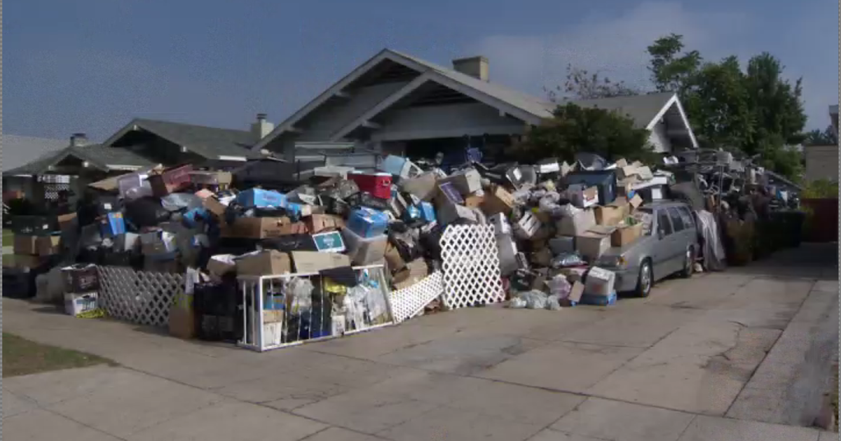 City Will Clean Up The 8-Foot Wall Of Junk At Koreatown Hoarder's House ...