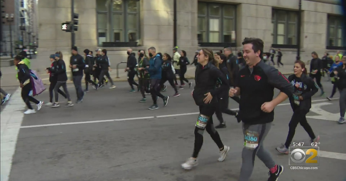 Runners And Walkers Take To Pavement For Chicago Hot Chocolate 15K/5K ...
