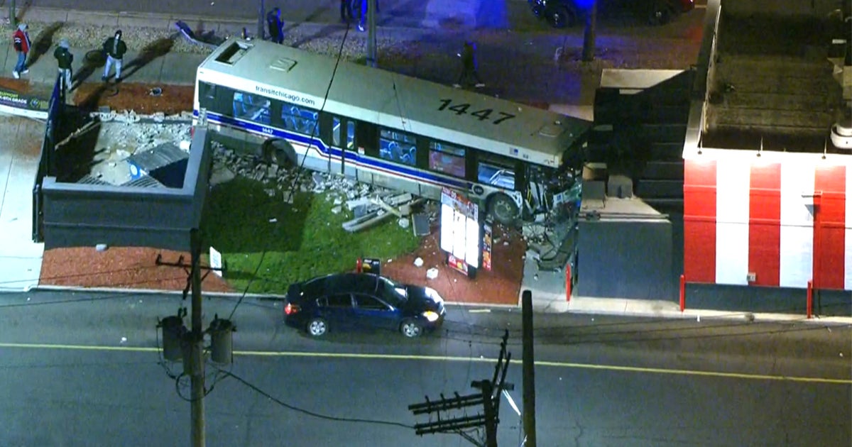 CTA Bus Crashes Into KFC On Western Avenue On Near West Side - CBS Chicago