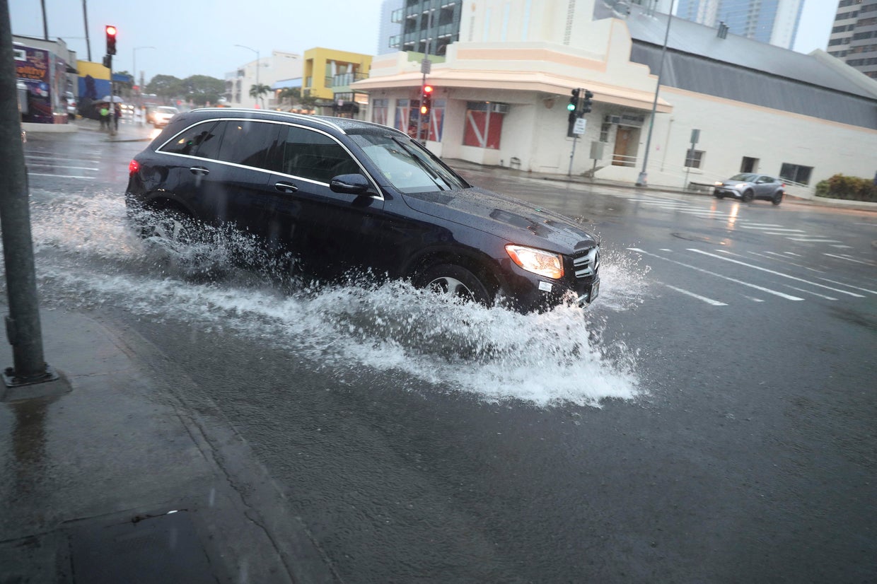 Hawaii weather: Winter storm brings flash flooding and high winds as ...
