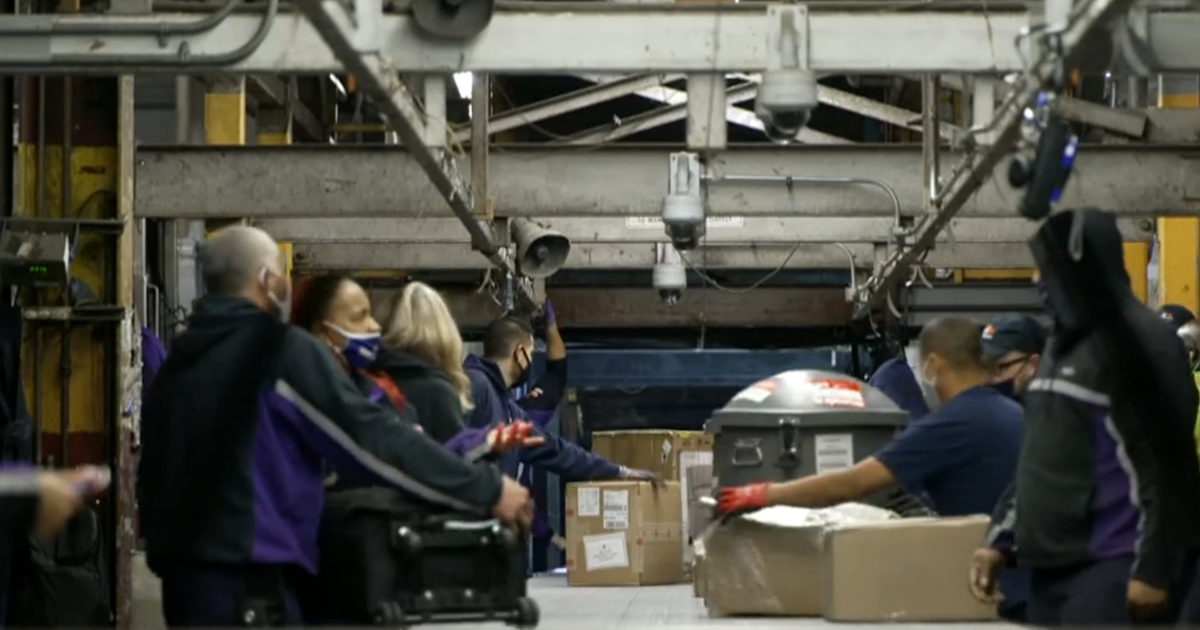 FedEx poised to ship 100 million more packages this holiday season ...