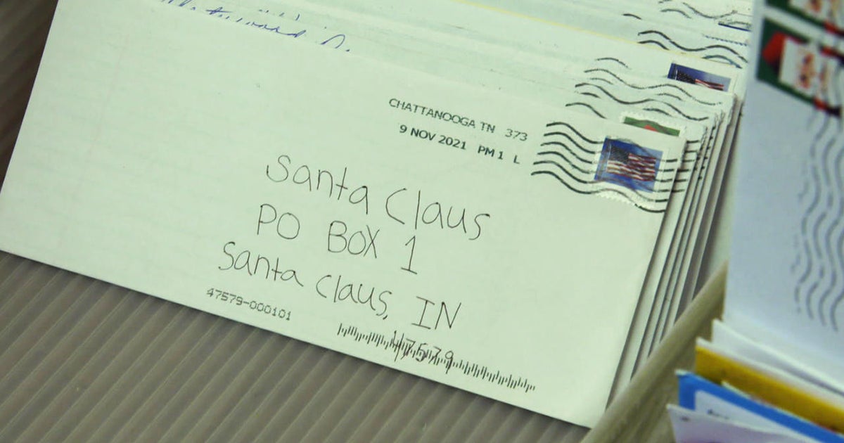Answering letters to Santa Claus - CBS News