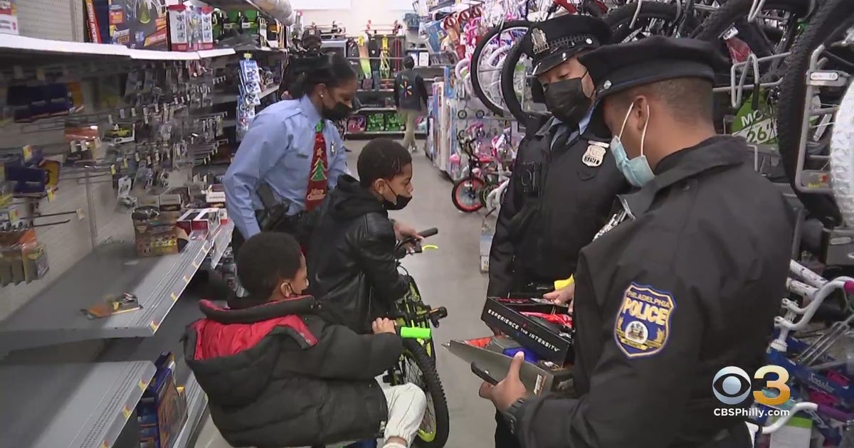 Philadelphia Police Department Holds Shop With A Cop Event To Bring ...