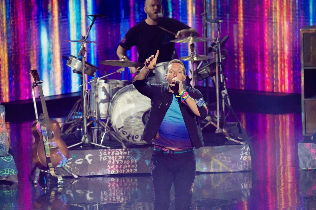 Chris Martin says Coldplay will stop making new music as a band in 2025 ...