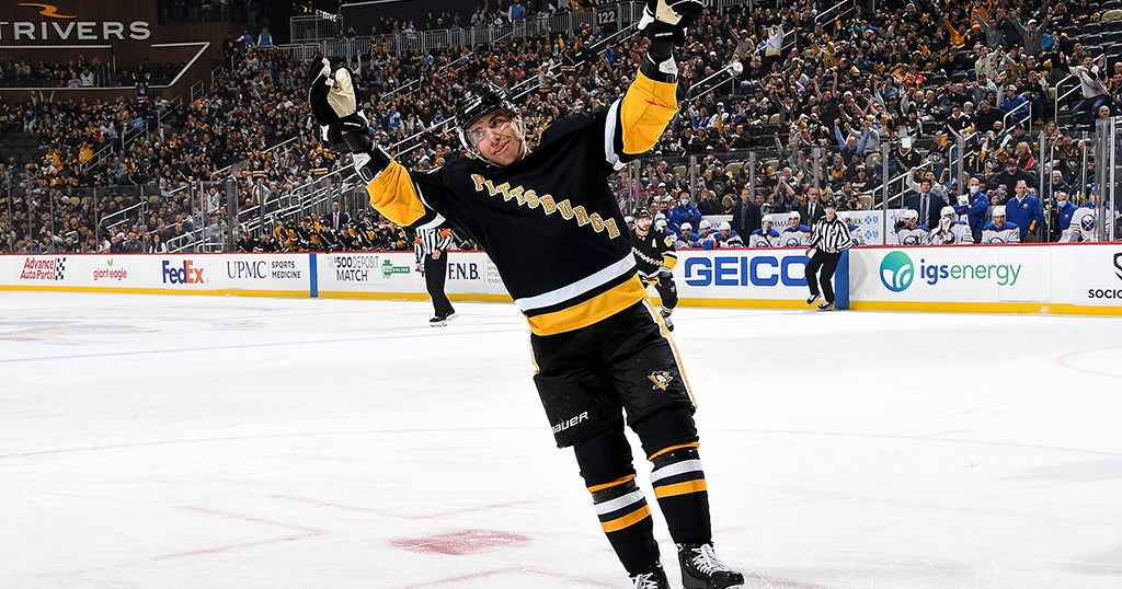 Avalanche sign forward Evan Rodriques to 1-year deal - CBS Colorado