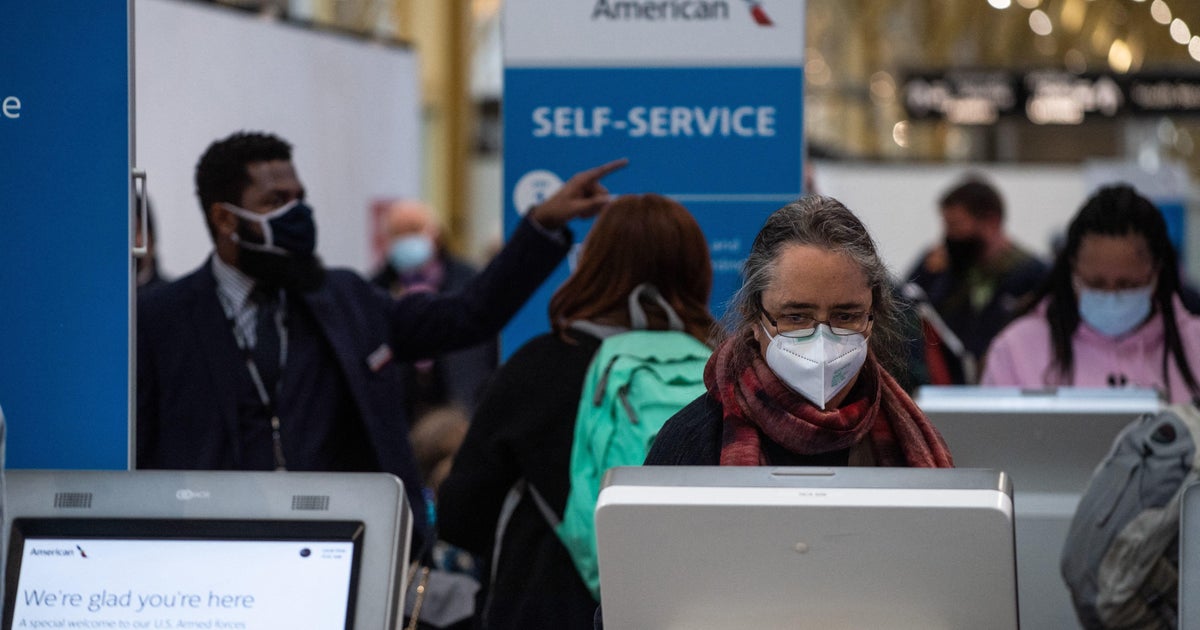 More than 2,600 U.S. flights canceled on Saturday - CBS News