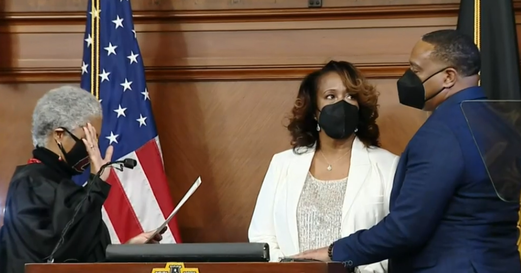 Ed Gainey Sworn In As Pittsburgh's 1st Black Mayor - CBS Pittsburgh