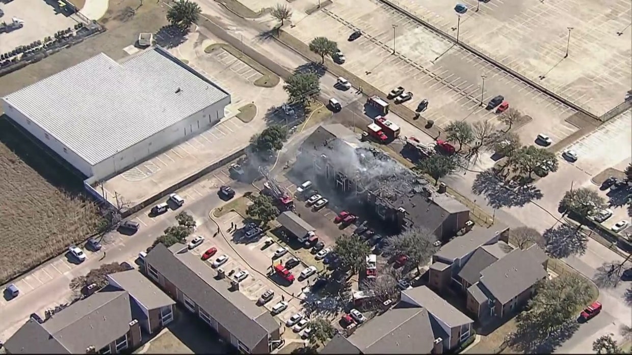 Fire Damages 16 Apartment Units In Grand Prairie, No Injuries - CBS Texas
