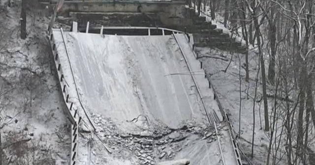 Emergency response to Pittsburgh bridge collapse - CBS News