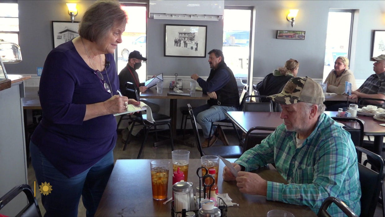 A Kentucky diner that's a safe haven for storm victims - CBS News