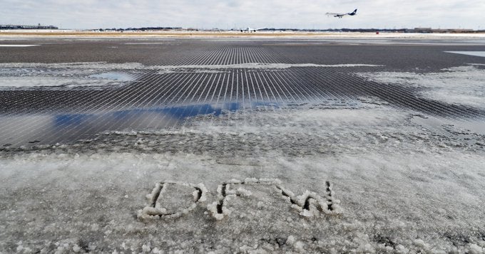 6 Runways Now Operational At DFW Airport Following Winter Storm - CBS Texas