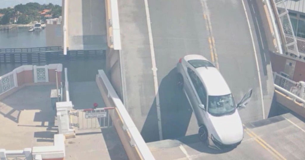 SEE IT: Florida Drawbridge Tender Fired After Raising Bridge With Car ...