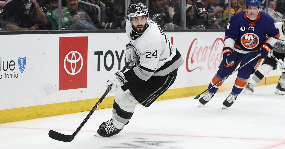 Islanders' Barzal, Chara hurt; Kings get fifth straight win - CBS New York
