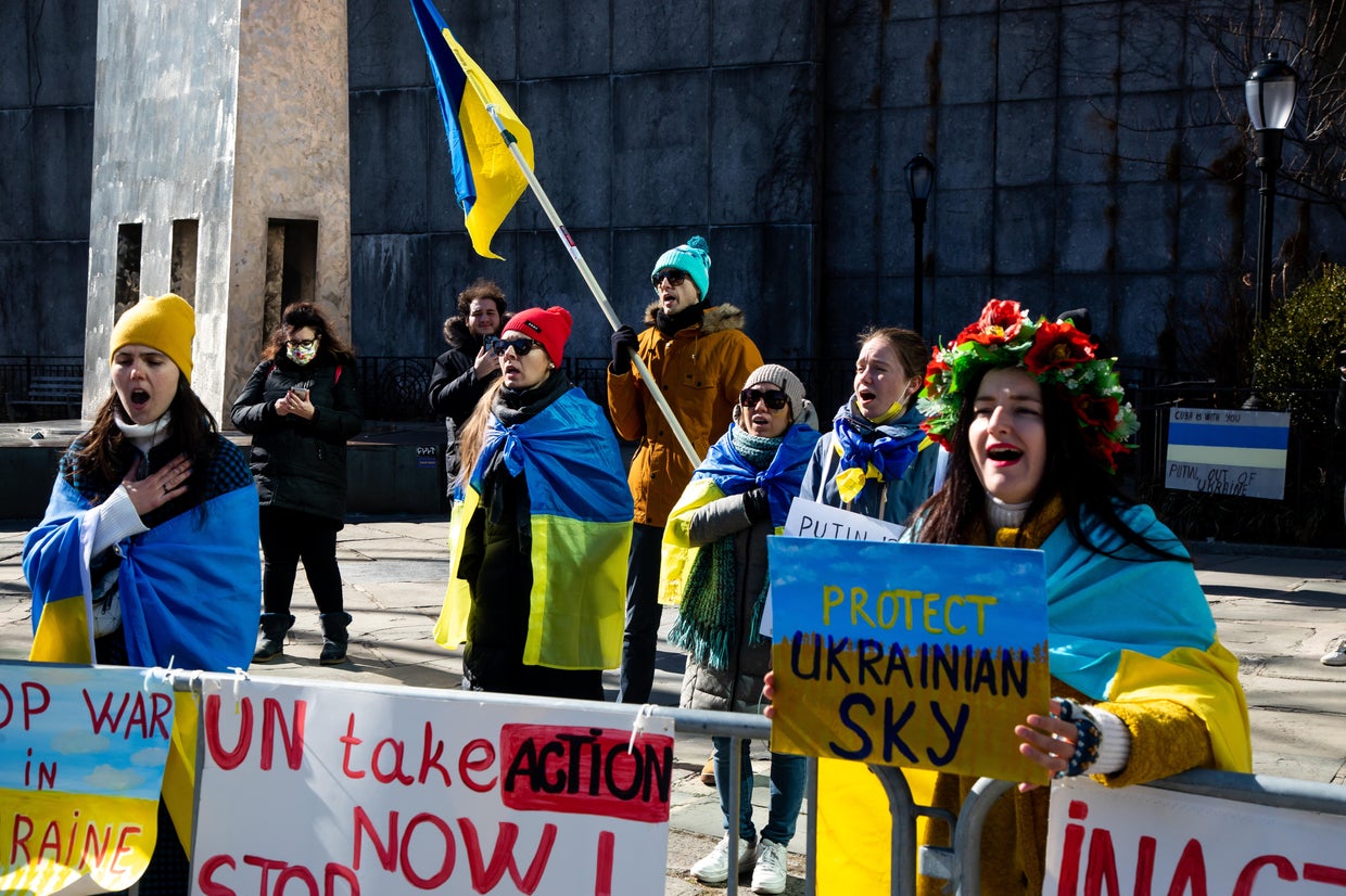 U.S. offers temporary legal status to Ukrainians, citing Russian attack ...