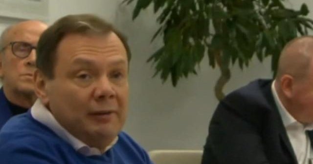 Russian oligarchs move to preserve financial assets - CBS News Russian oligarchs move to preserve financial assets - CBS News