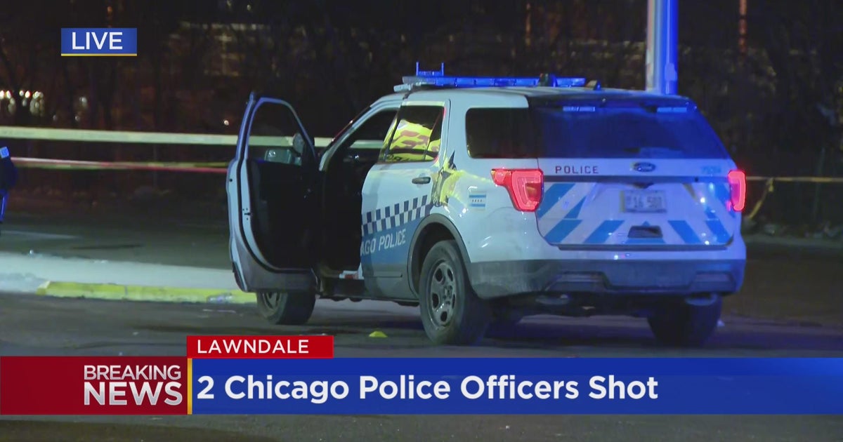 Two Chicago Police Officers Shot in Lawndale - CBS Chicago