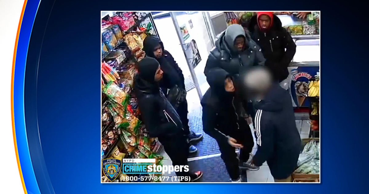 Police searching for suspects accused of assaulting, robbing man inside ...