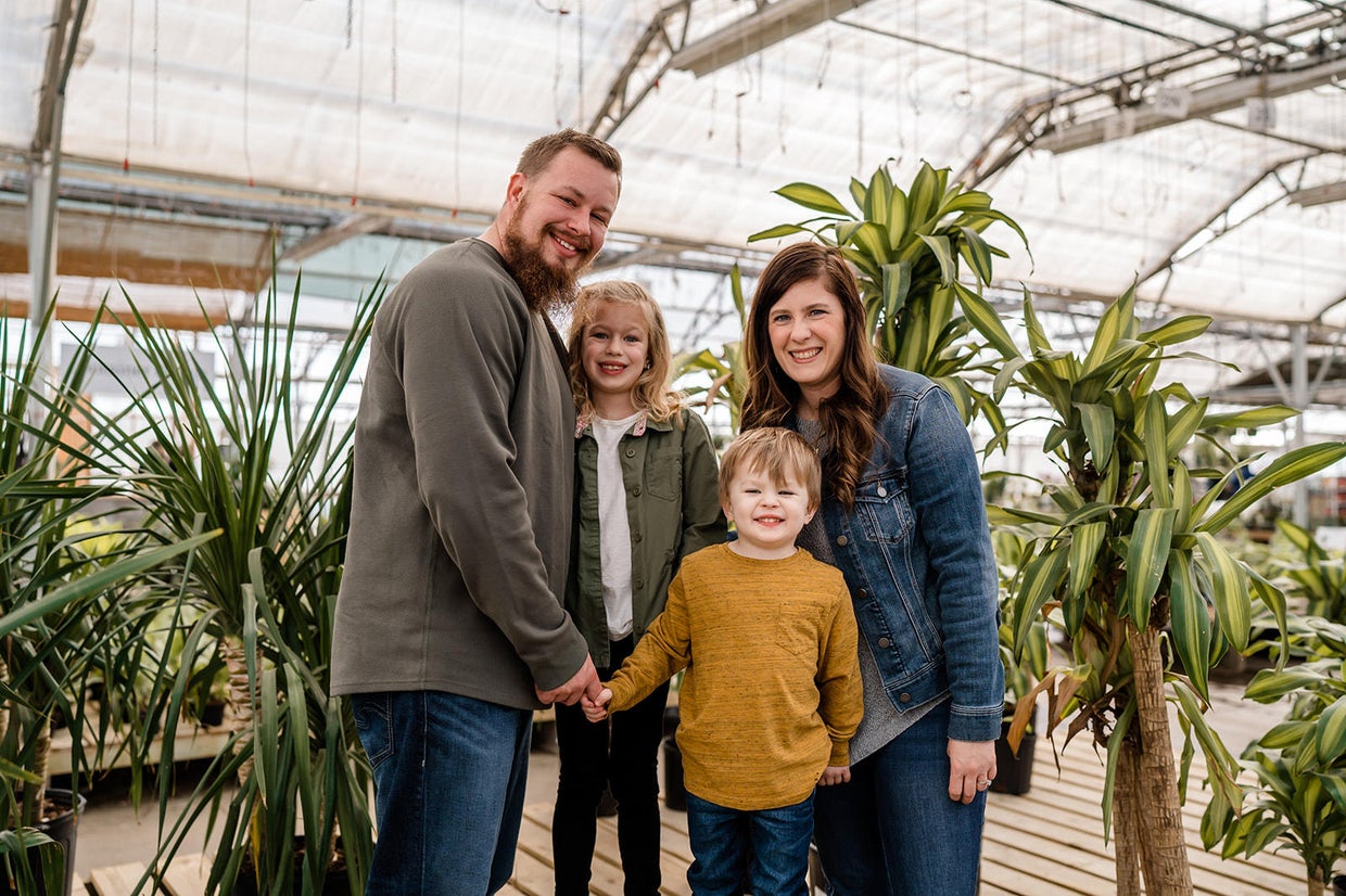 "Nothing I wouldn't do": This dad is climbing Mount Everest to raise ...