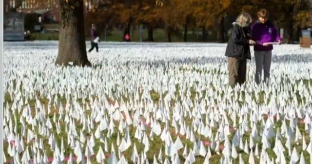 As U.S. COVID-19 death toll nears a million, has America become numb to ...