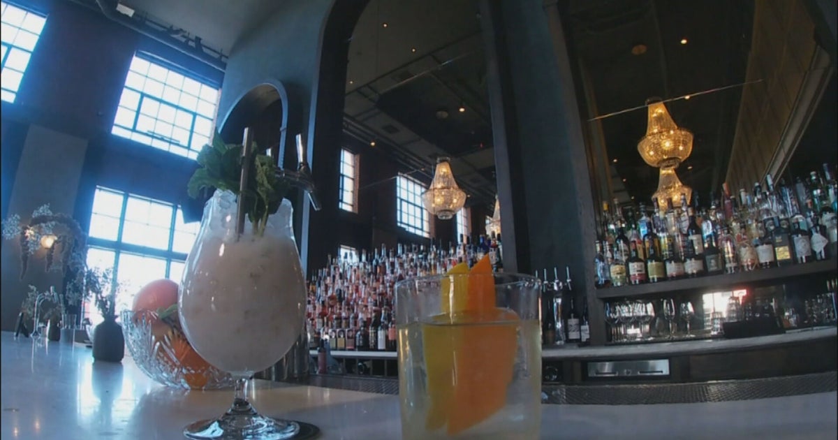 COVID Pandemic Changes City's Cocktail Scene - CBS Colorado