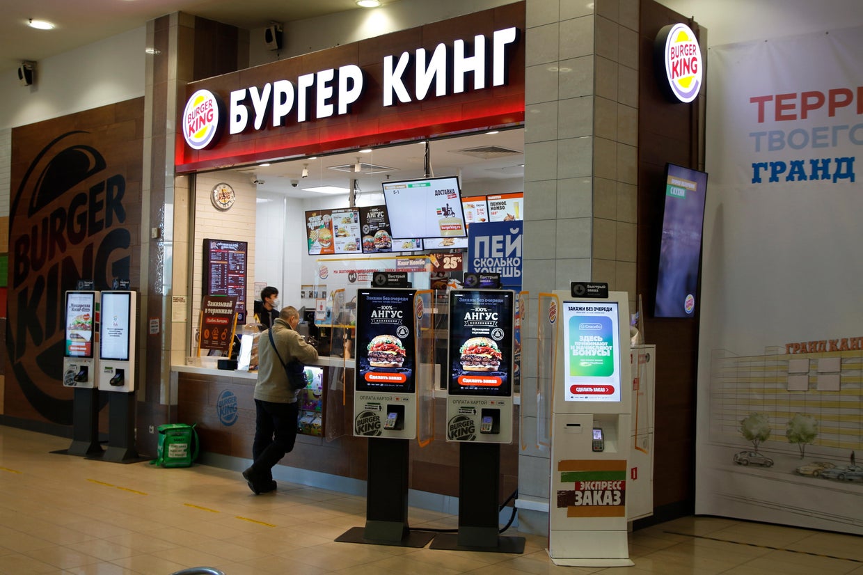 Fast-food chains find breaking up with Russia is hard to do - CBS News