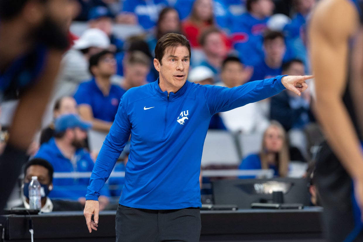 SMU Basketball Coach Tim Jankovich Retiring - CBS Texas