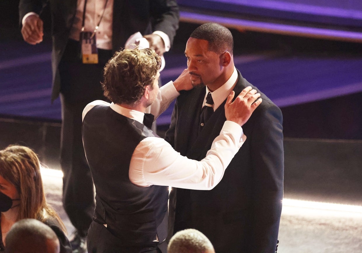 Celebrities react to Will Smith slapping Chris Rock on Oscars stage ...