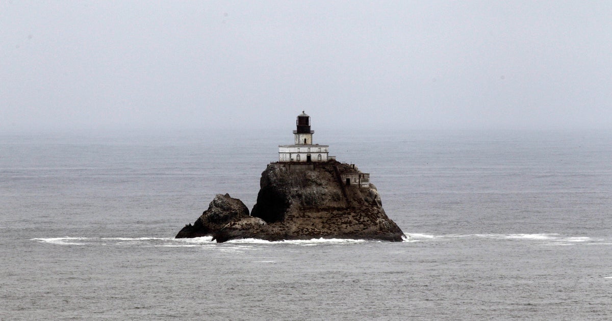 "Terrible Tilly" Oregon lighthouse on market. Asking price? $6.5 ...