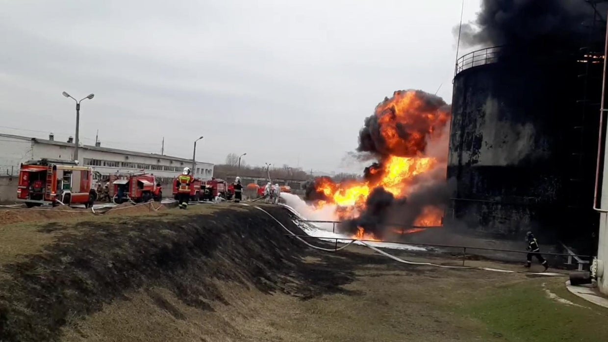 Ukraine attacks Russian oil depot as Mariupol awaits evacuations and ...