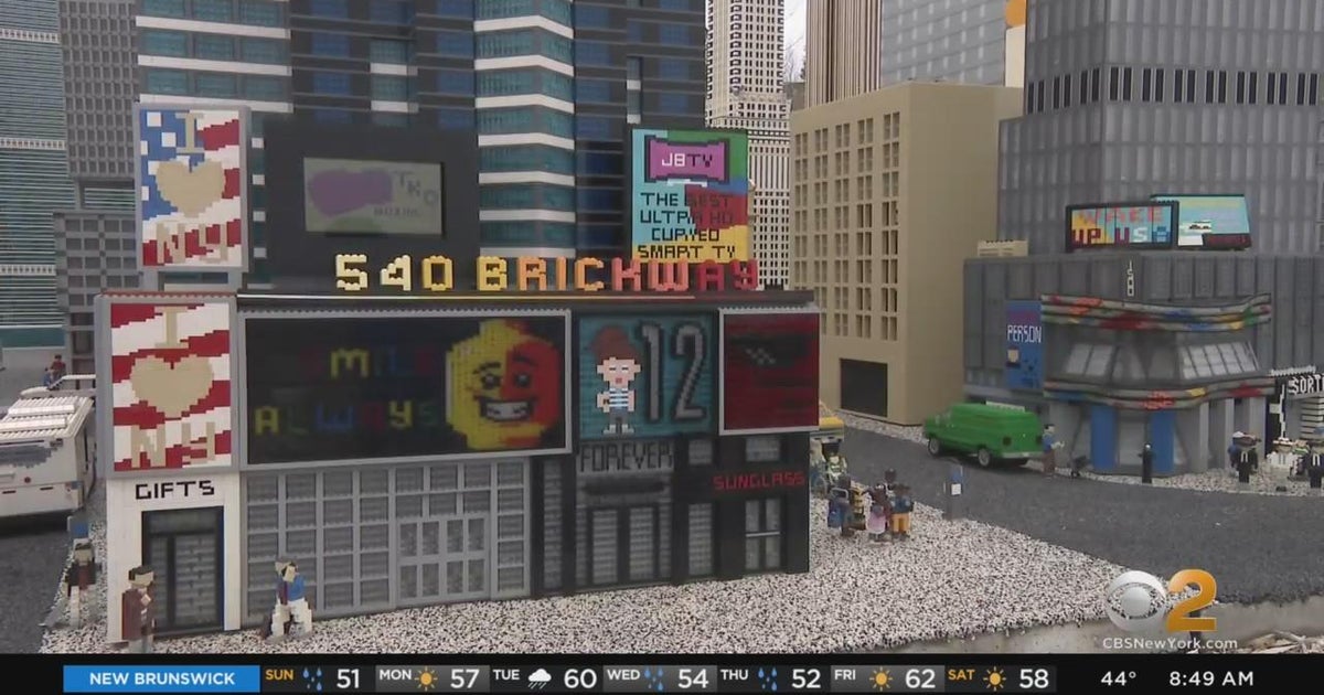 Meet Legoland New York's master model maker - CBS New York
