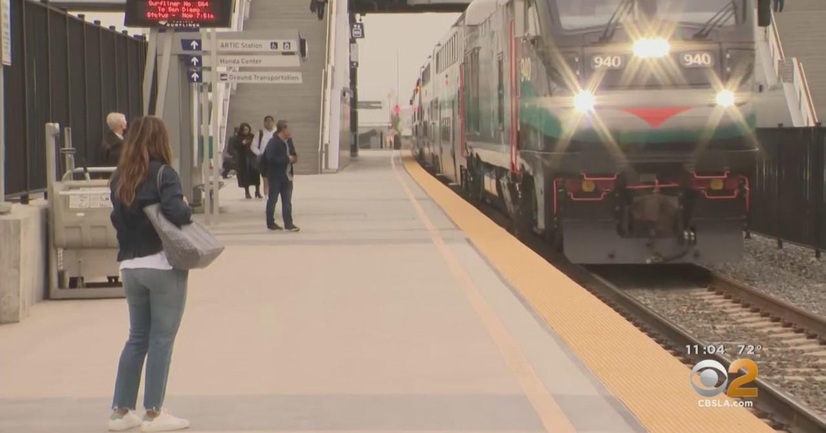 Metrolink adds 26 trains to schedule - CBS Los Angeles