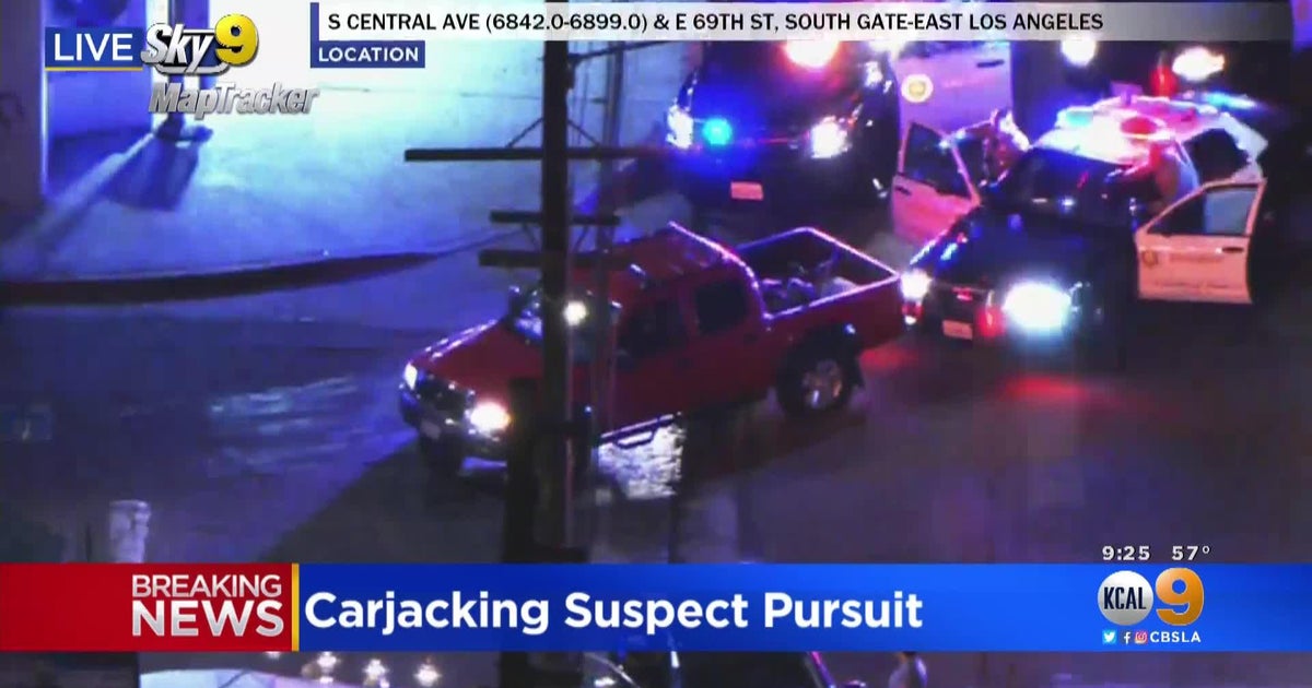 Carjacking suspect flees vehicle following pursuit - CBS Los Angeles