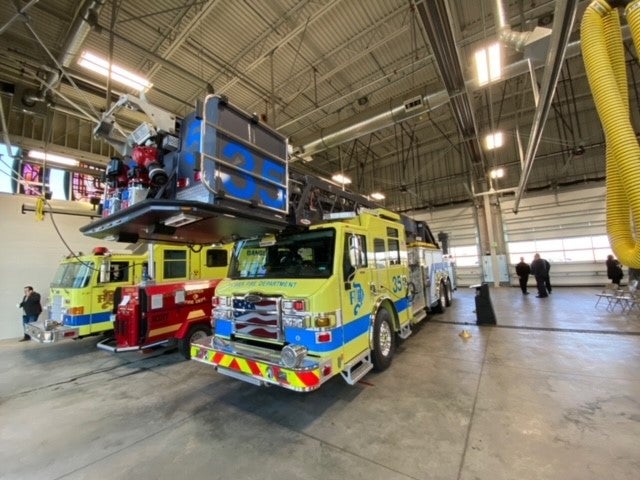 Denver Fire Welcomes New Fire Truck To Denver International Airport ...