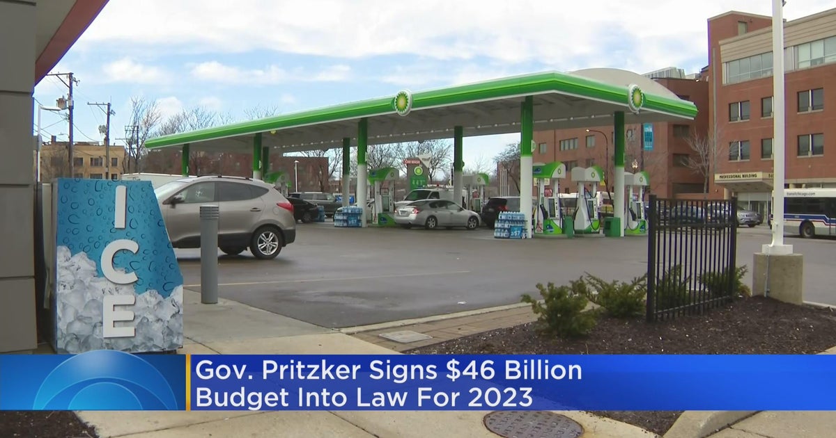 Gov. Pritzker signs $46 billion budget into law for 2023 - CBS Chicago