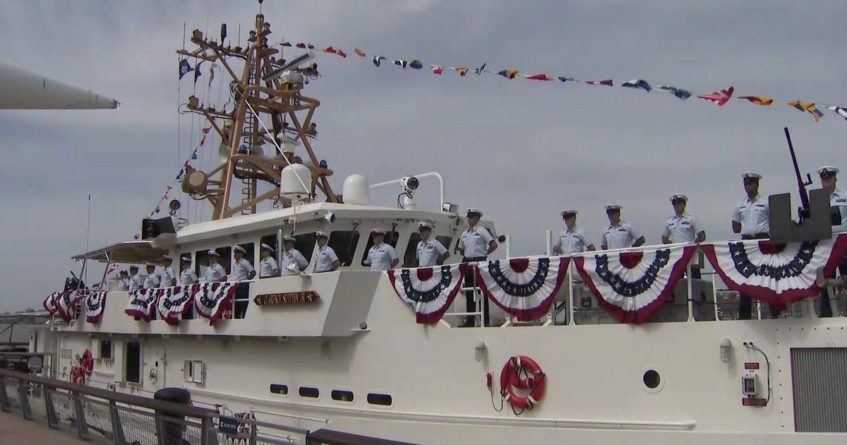 Ceremony held to honor World War II hero from Long Island - CBS New York